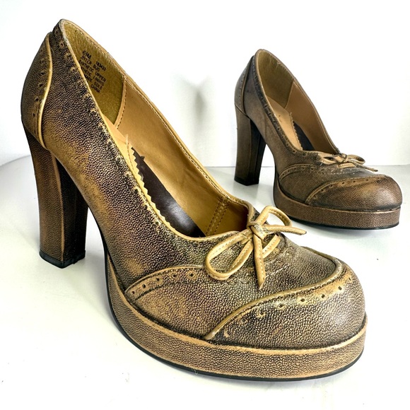 BONGO | Shoes | Vintage Bongo Platform Pumps 9s Y2k Spectator ...